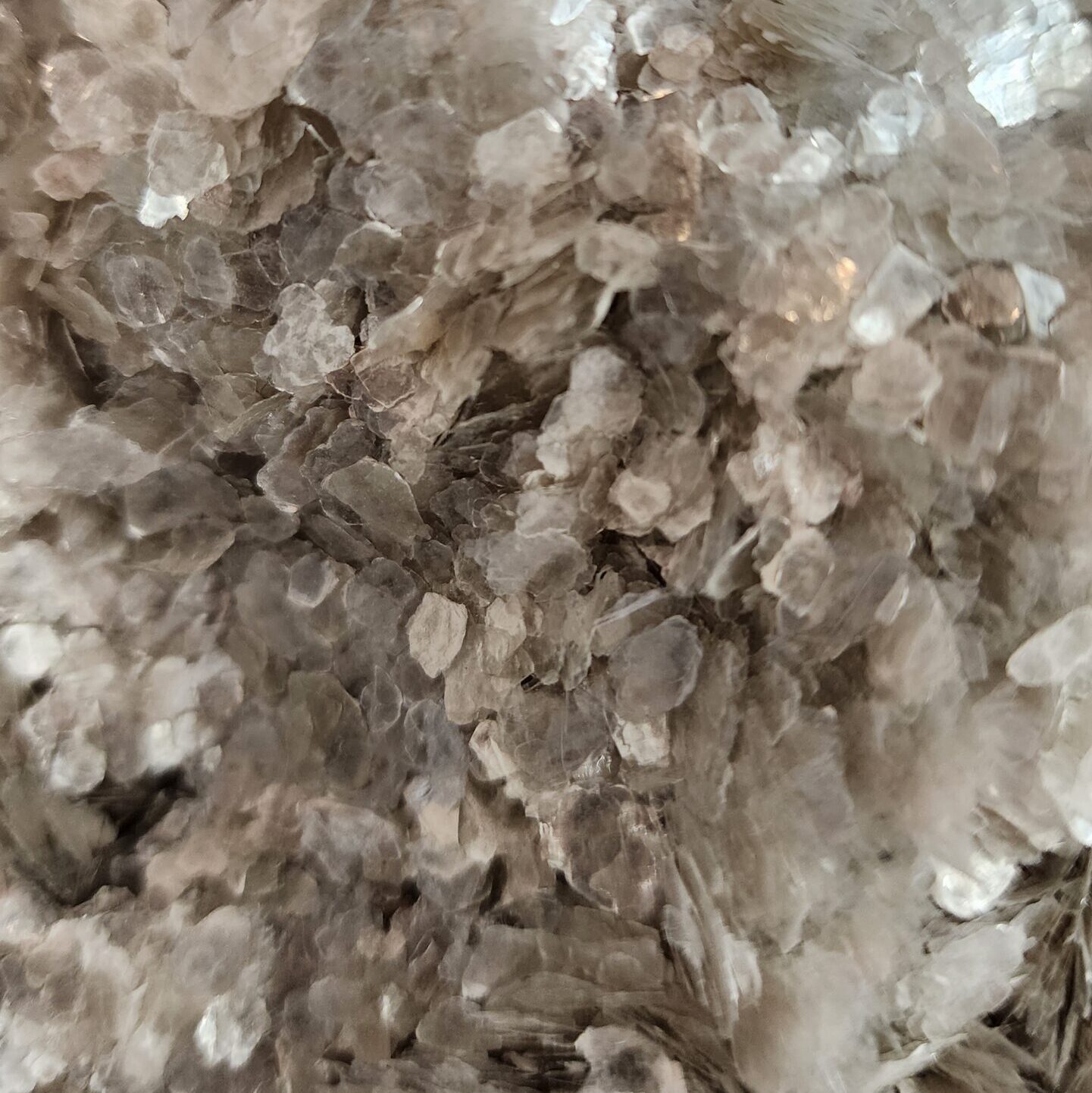 Micas en escamas x50grs